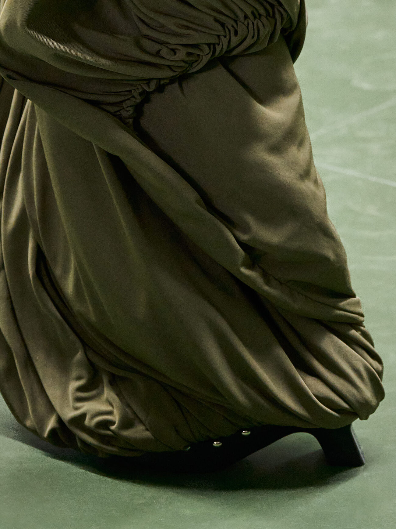 LOEWE Women's 2024 Fall / Winter Runway Collection